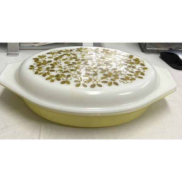 Pyrex | Kitchen | Vintage Pyrex Oval 8 Lime Casserole Dish 15 Qt With ...